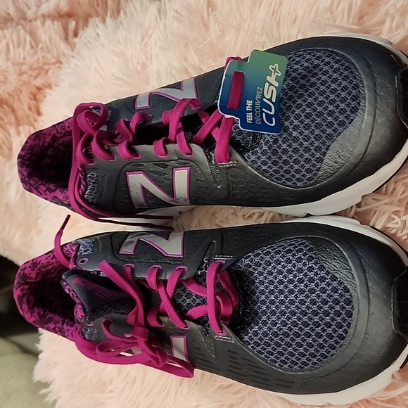New Balance | Shoes | New Balance Cush Size 2 Shoe 775 V2 D Wide | Poshmark